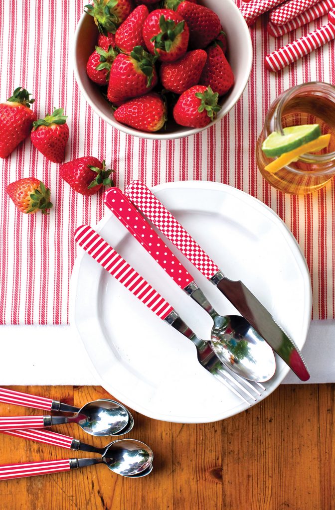 Decorate a Fourth of July Cookout! - Cottage style decoratin