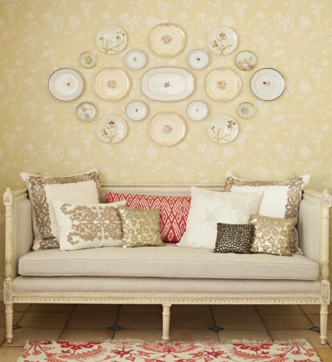 5 Tips for Grouping a Perfect Plate Wall - Cottage style dec