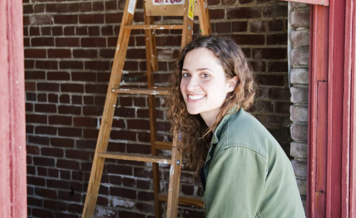 Avery_Headshot - Cottage style decorating, renovating and entertaining ...