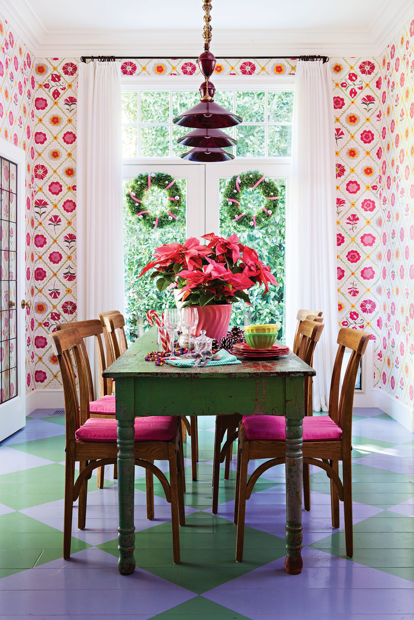 House Tour: A Colorful Cottage Christmas - Cottage style dec