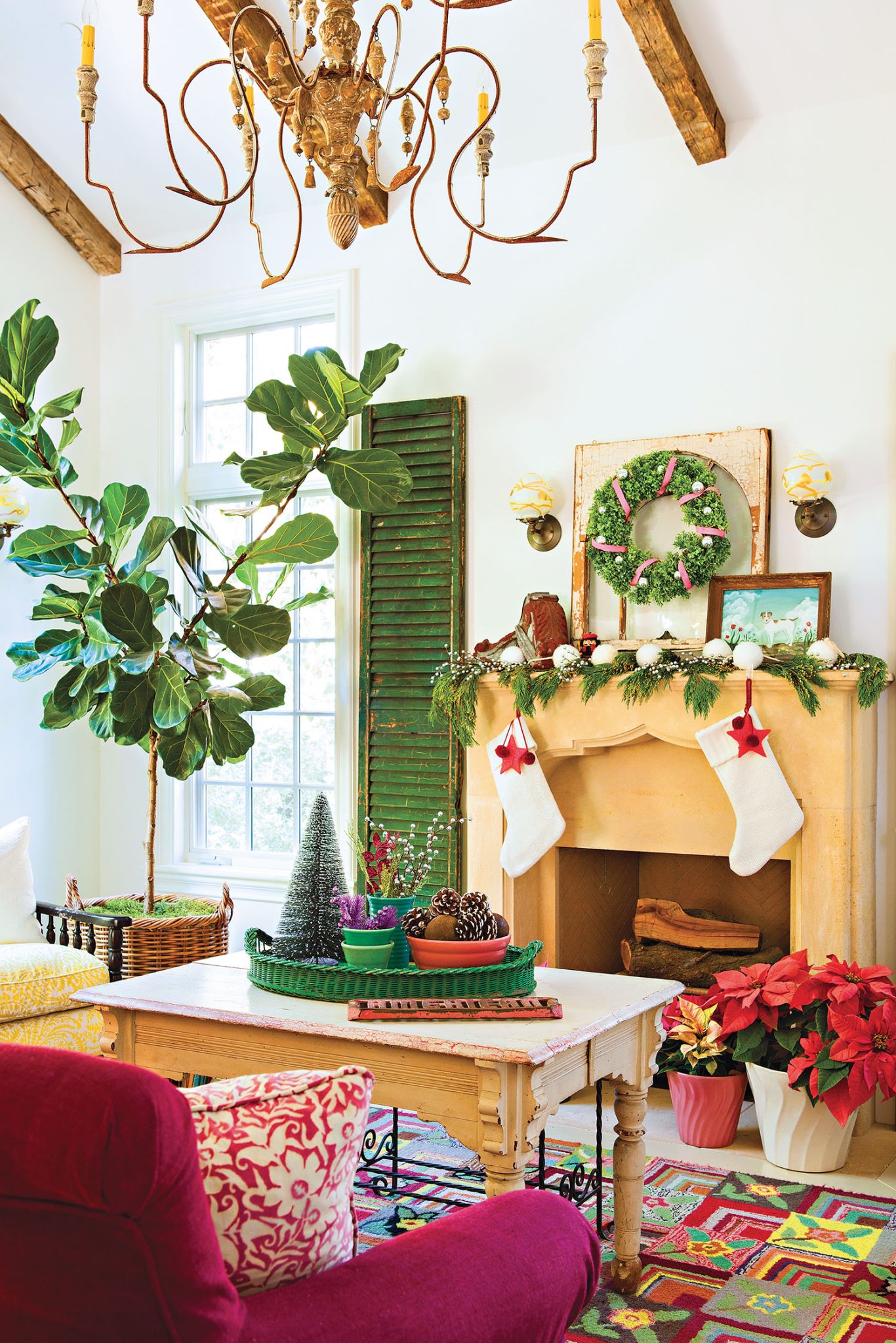 House Tour: A Colorful Cottage Christmas - Cottage style dec