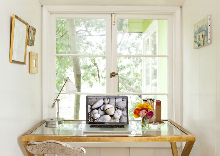 Home Offices: Clean & clutter free workspaces - Cottage