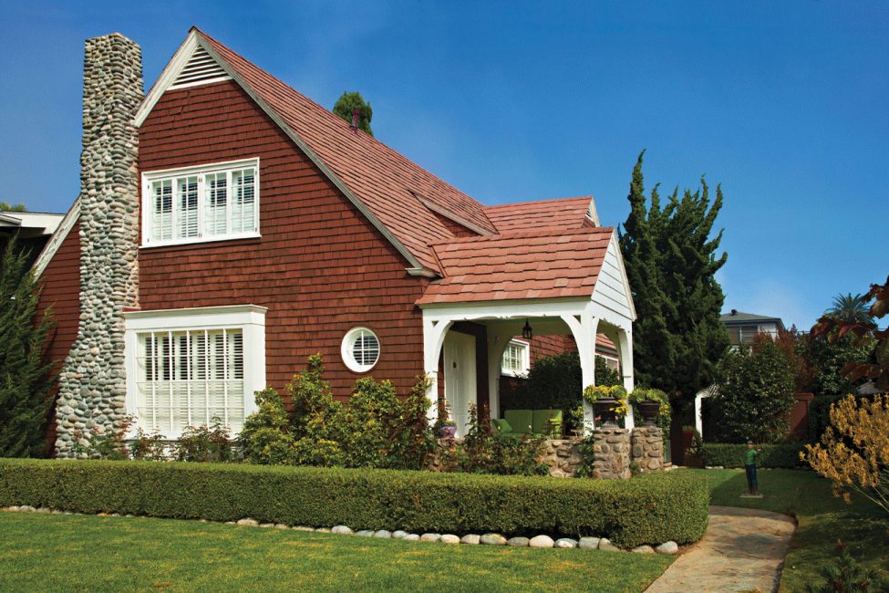 Cape-Cod Curb Appeal in Southern California - Cottage style