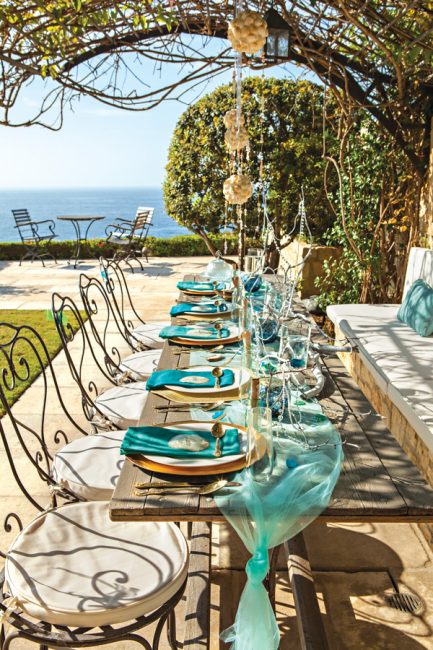 10 Things You Need to Recreate this Amazing Seaside Dinner P