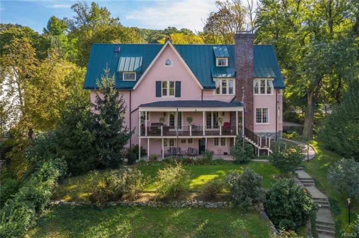 A Pink Cottage with a Unique History - Cottage style decorat