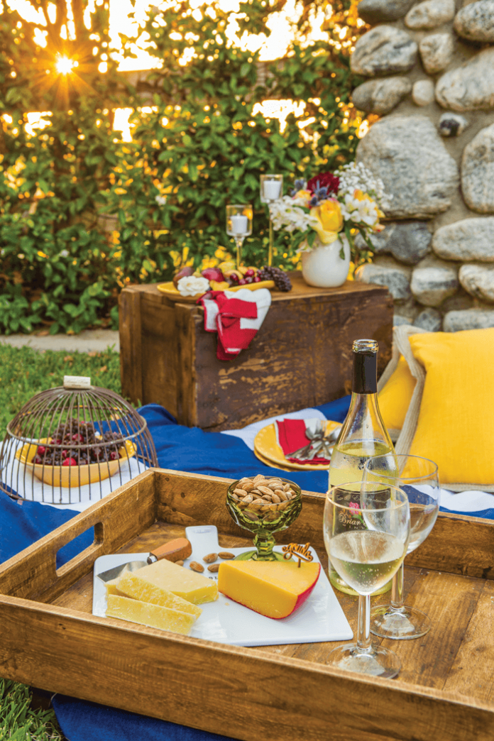 Plan the Perfect Summer Picnic - Cottage style decorating, r