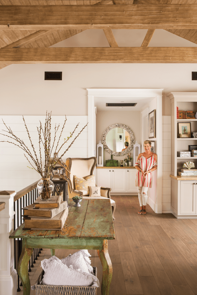 A Charming Beach Farmhouse - Cottage style decorating, renov