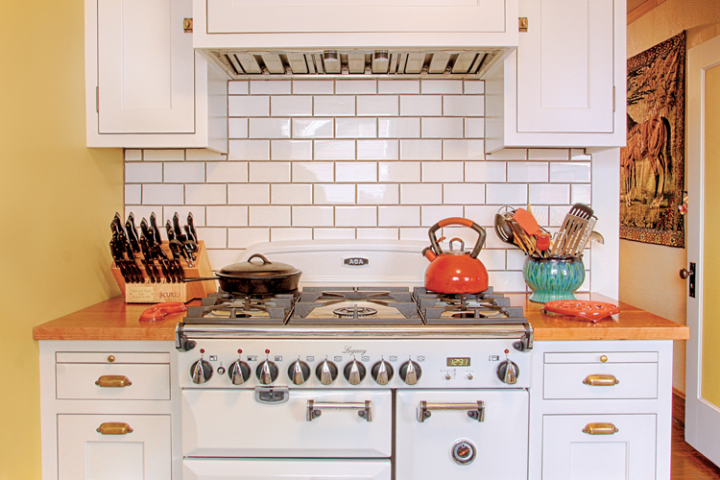 Vintage Restoration: Bringing1920s Kitchen’s Charm