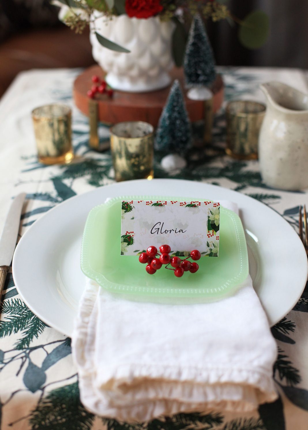 How to set the Holiday Table - Cottage style decorating, ren