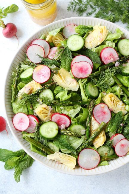 7 Perfect Spring Salads - Cottage style decorating, renovati