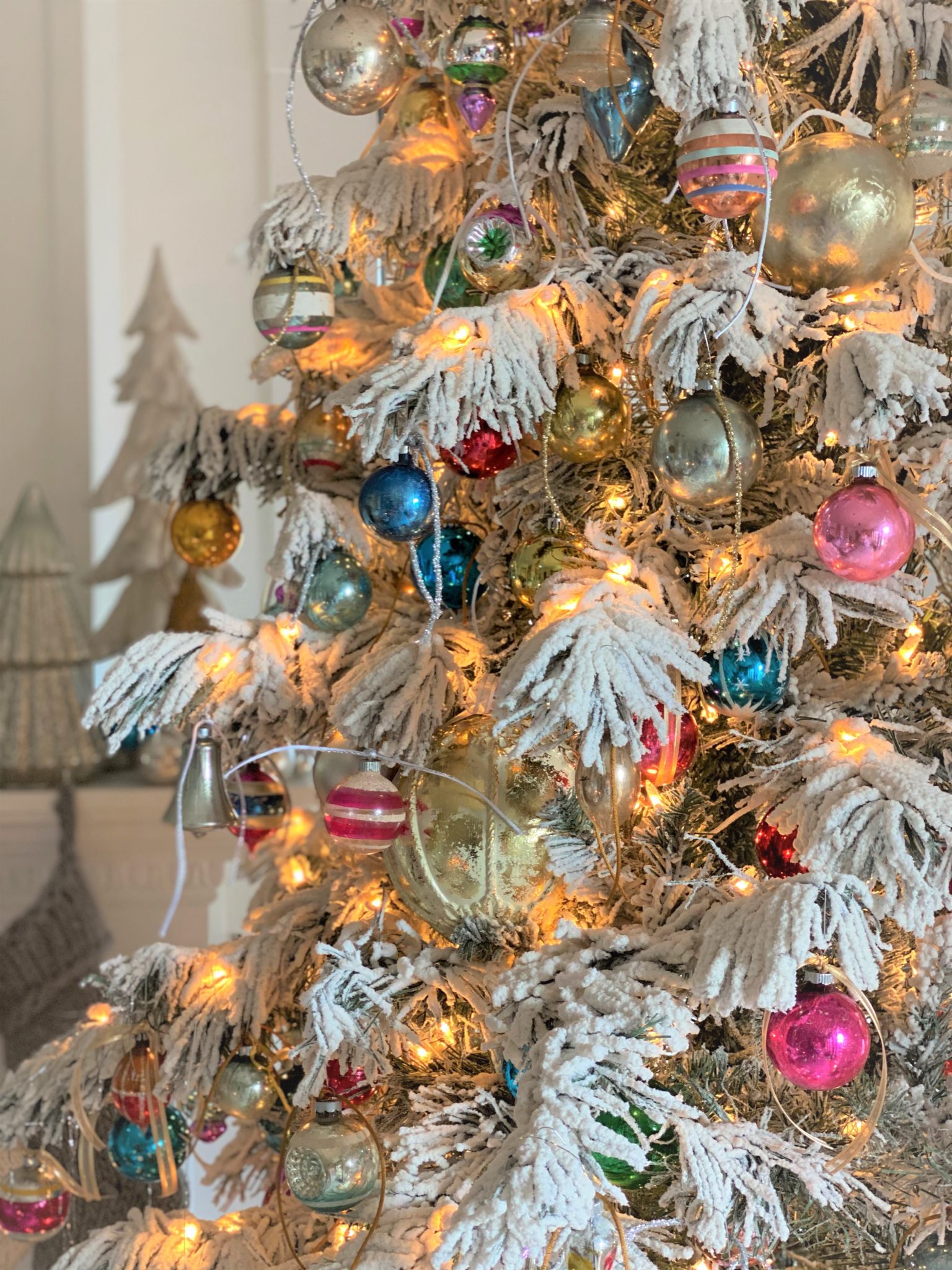 Savor and Enjoy: Decking out a Festive Tree - Cottage style