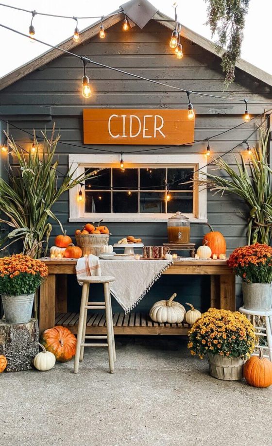 Fall Film Festival: Host Your Own Outdoor Movie Night - Cottage style ...