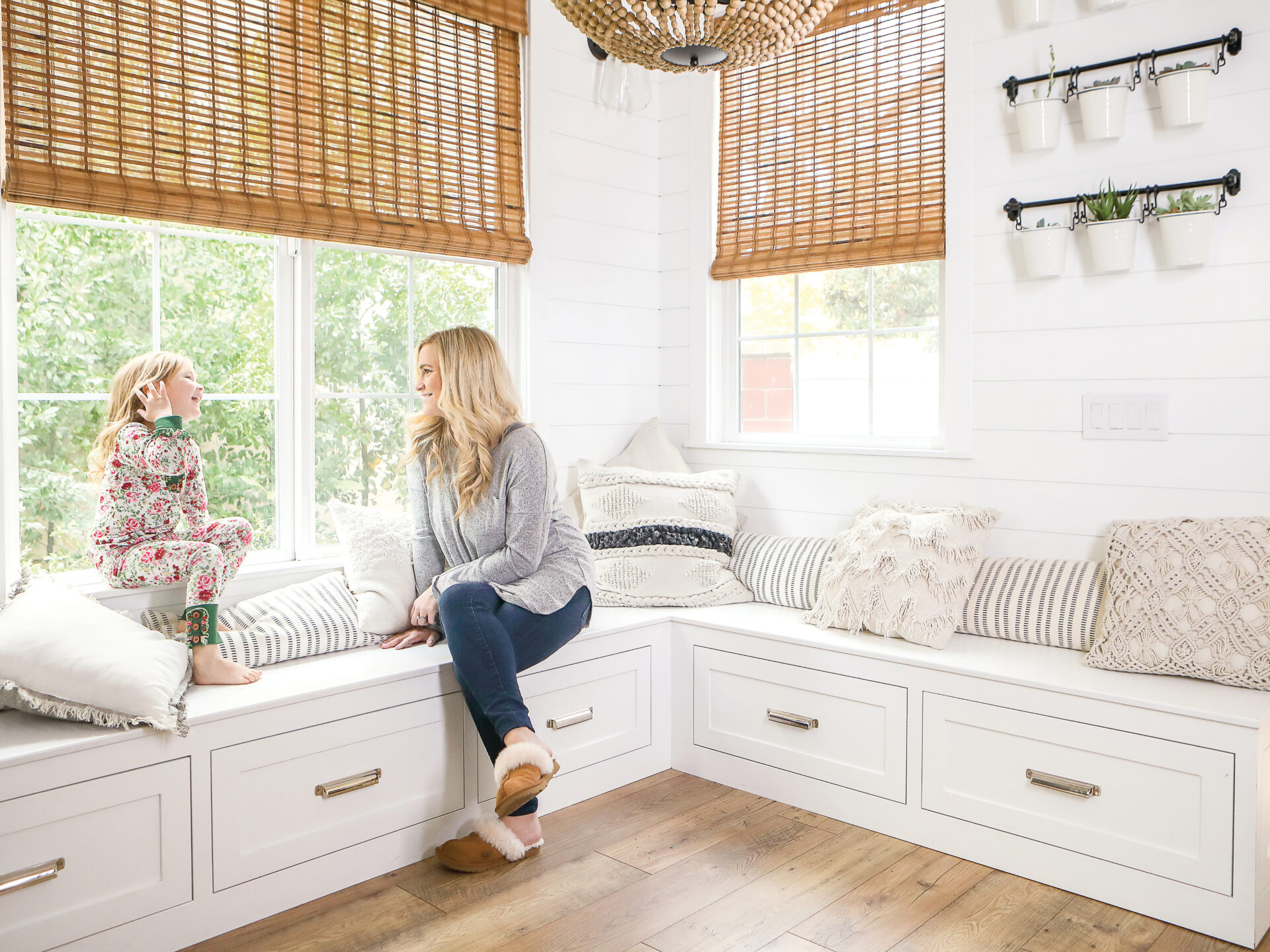 Timeless Designs: The Legacy of Laura Ashley - Cottage style decorating ...