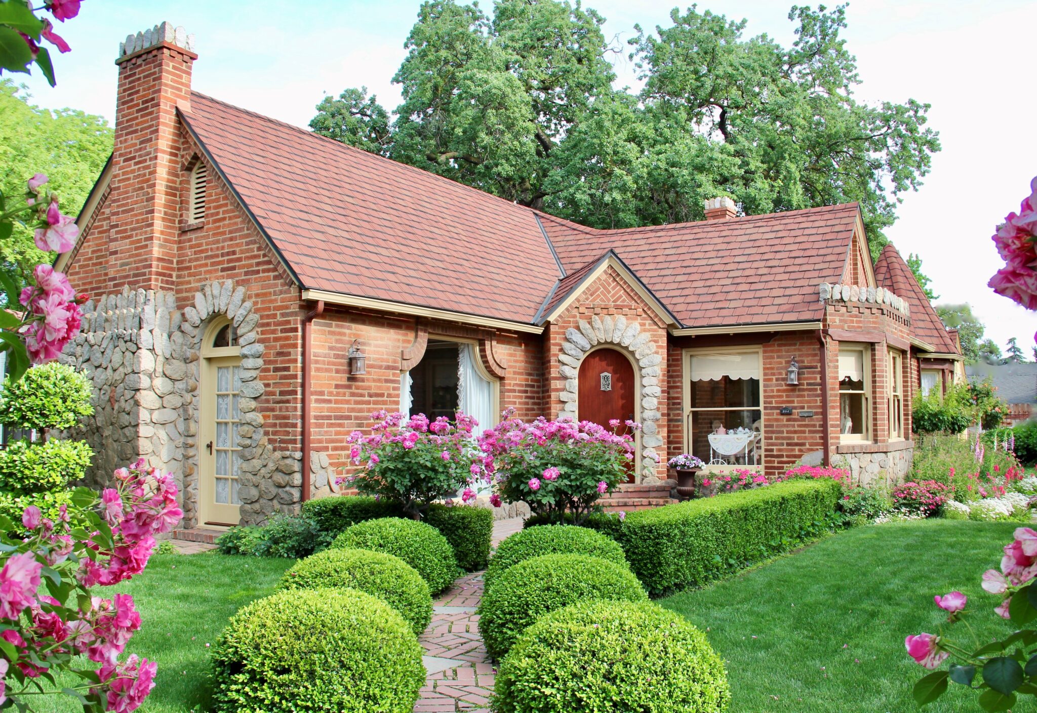 Tudor Cottage: A Childhood Dream Realized - Cottage style decorating ...