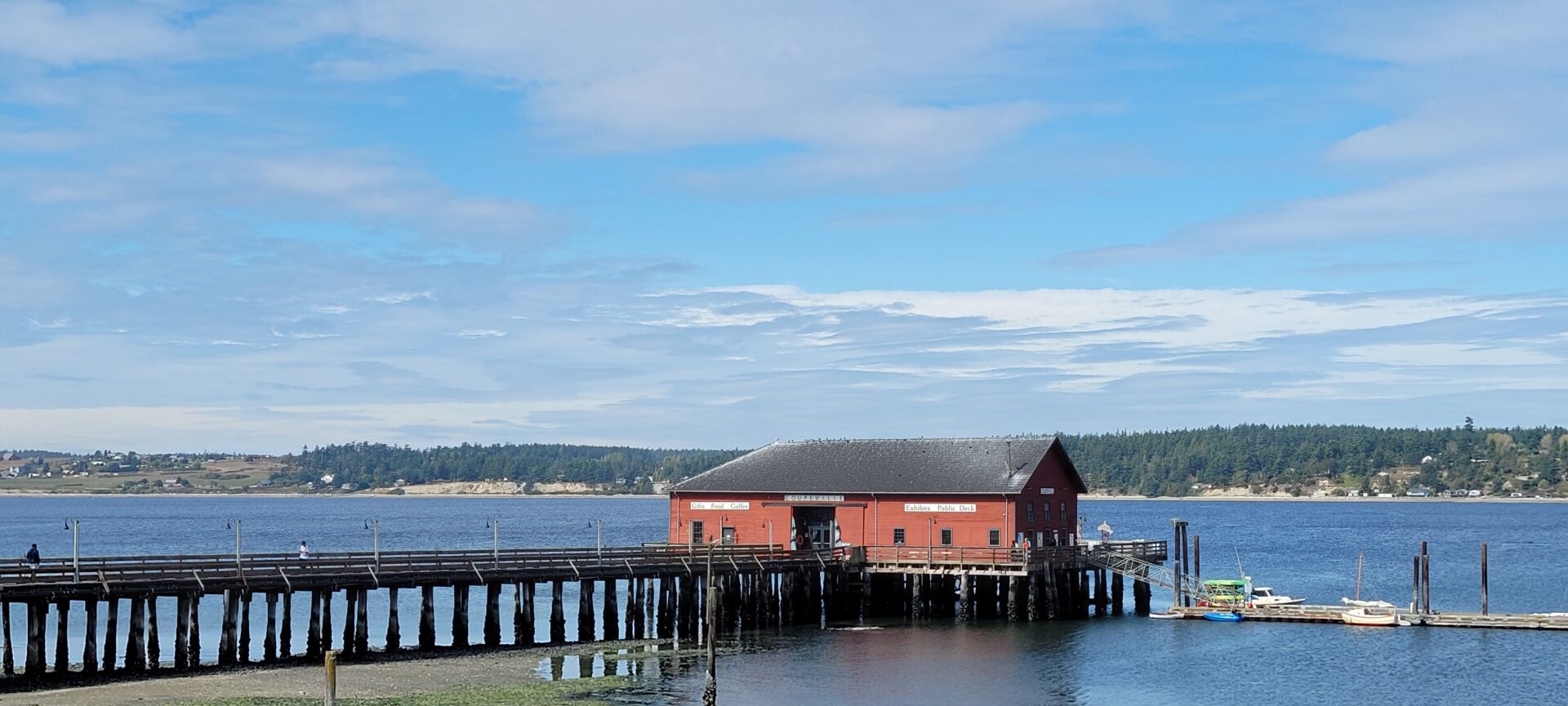 Caron's Beach House + Cottages & Bungalows - Cottage style decorating ...