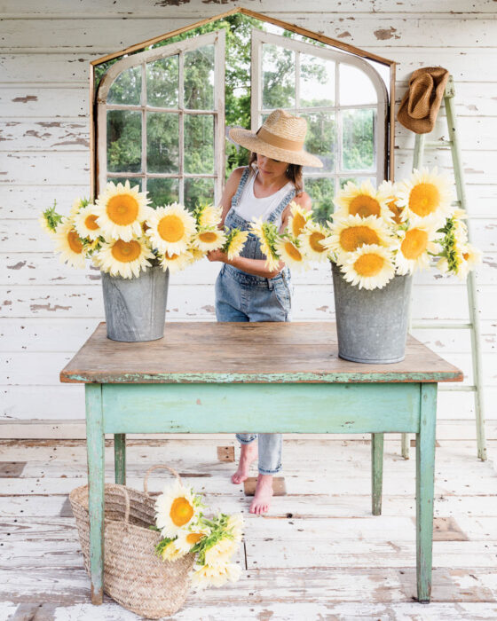Flower Arrangement: Cottage Style Blooms - Cottages&Bungalows